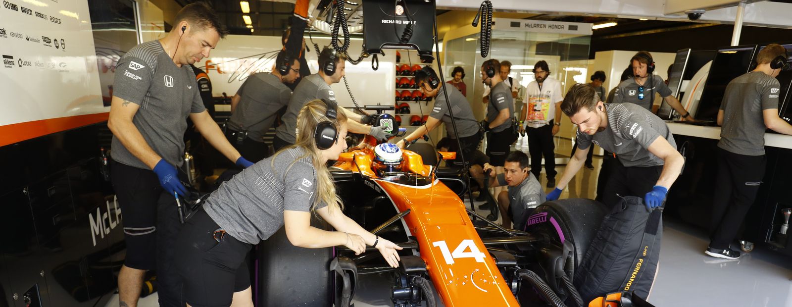 Secrets of an F1 garage