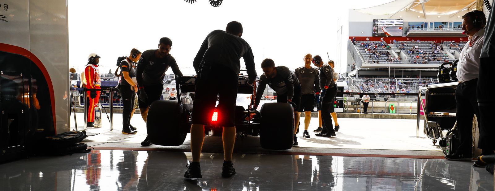 Building a Formula 1 garage